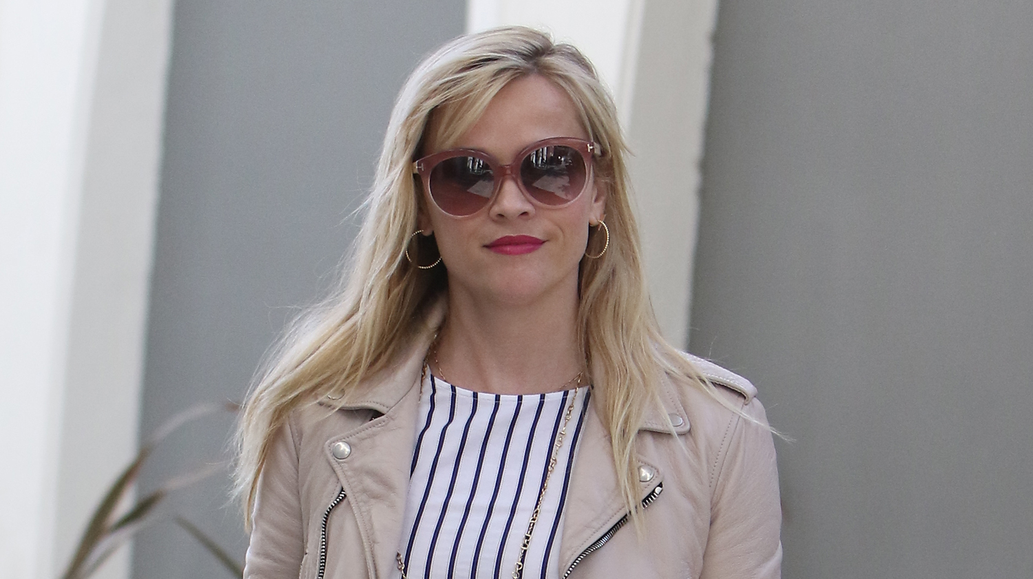 Reese Witherspoon is Convinced She’s Related to Conan O’Brien After ...