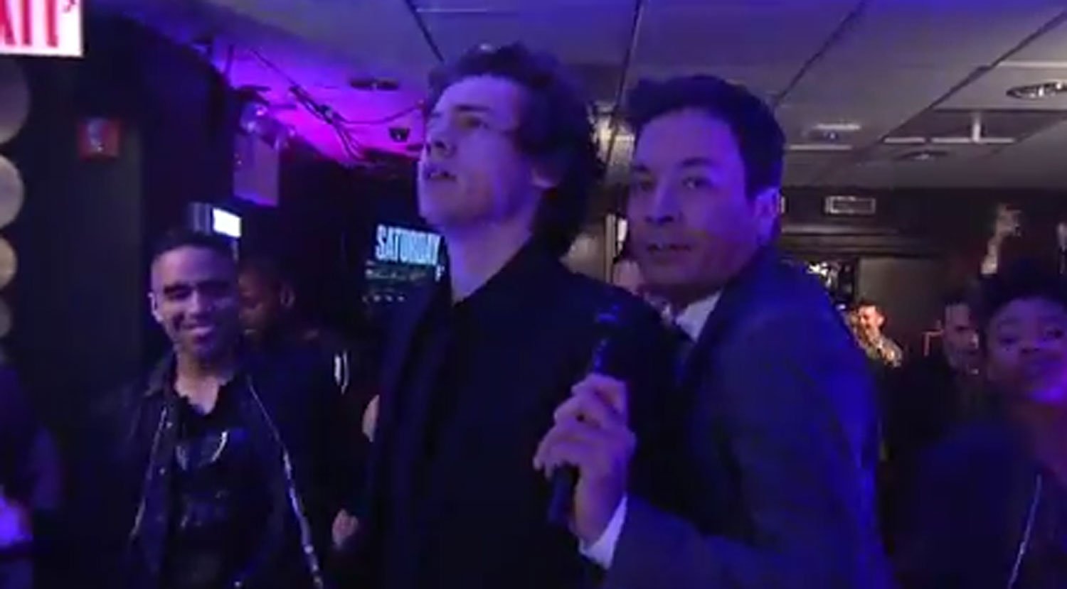 Jimmy Fallon & Harry Styles Perform David Bowie’s ‘Let’s Dance’ in ‘SNL ...