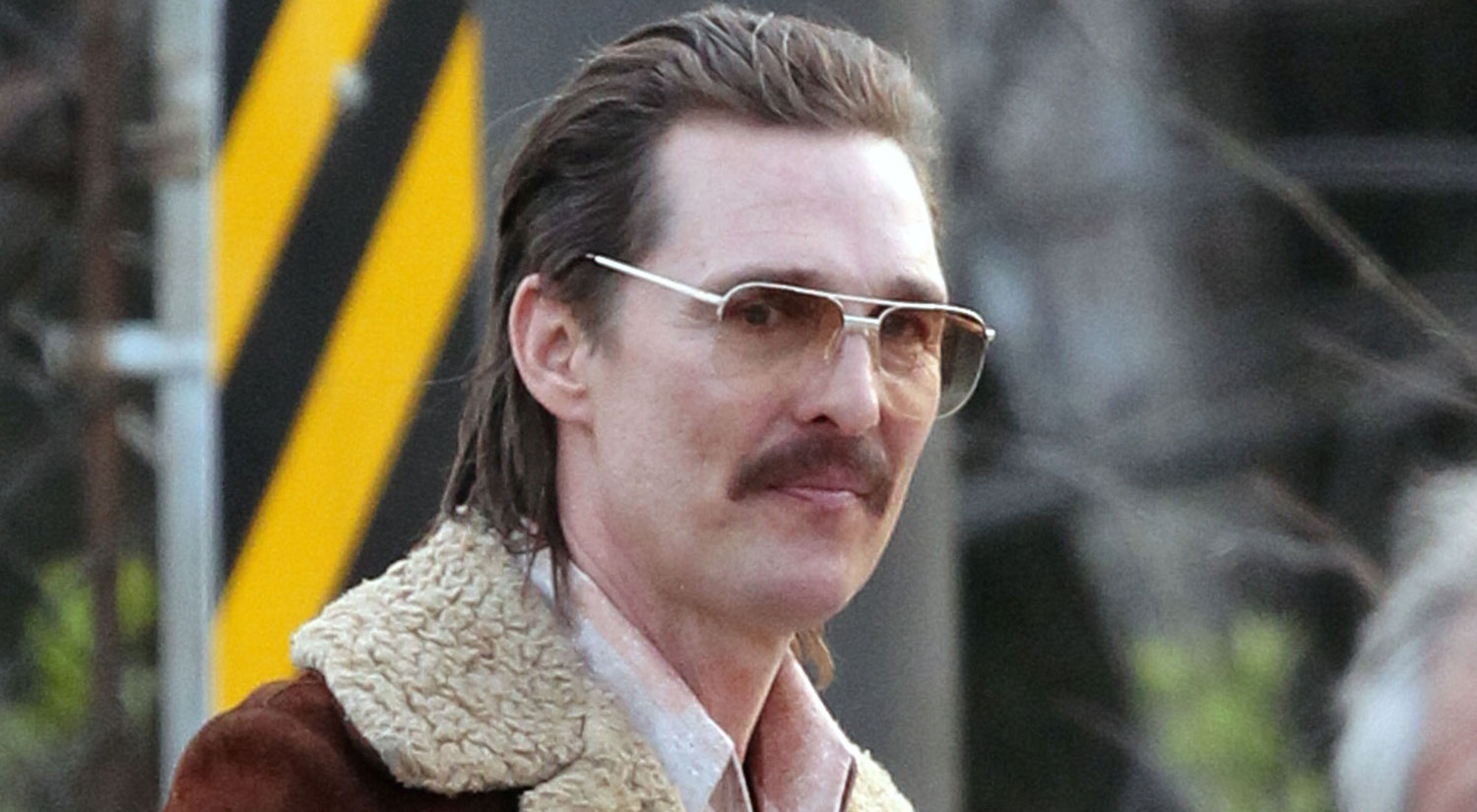 Matthew McConaughey Gets Into Character On Set of ‘White Boy Rick’ in ...