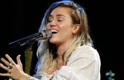 Miley Cyrus Performs ‘Malibu’ on ‘The Voice’ Finale – Watch Now ...