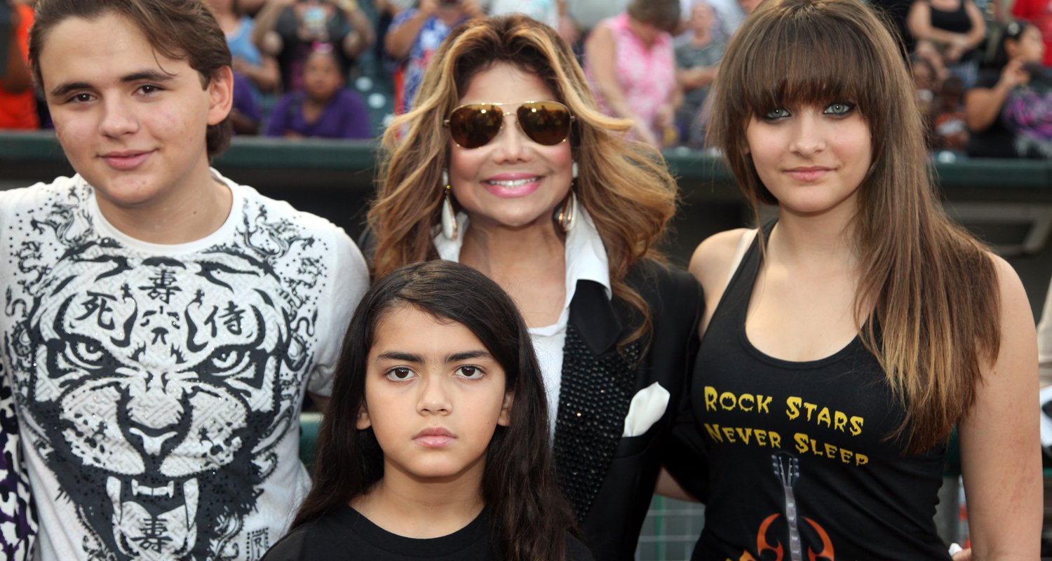 Paris Jackson Shares Rare Photo With Younger Brother Blanket | Blanket ...