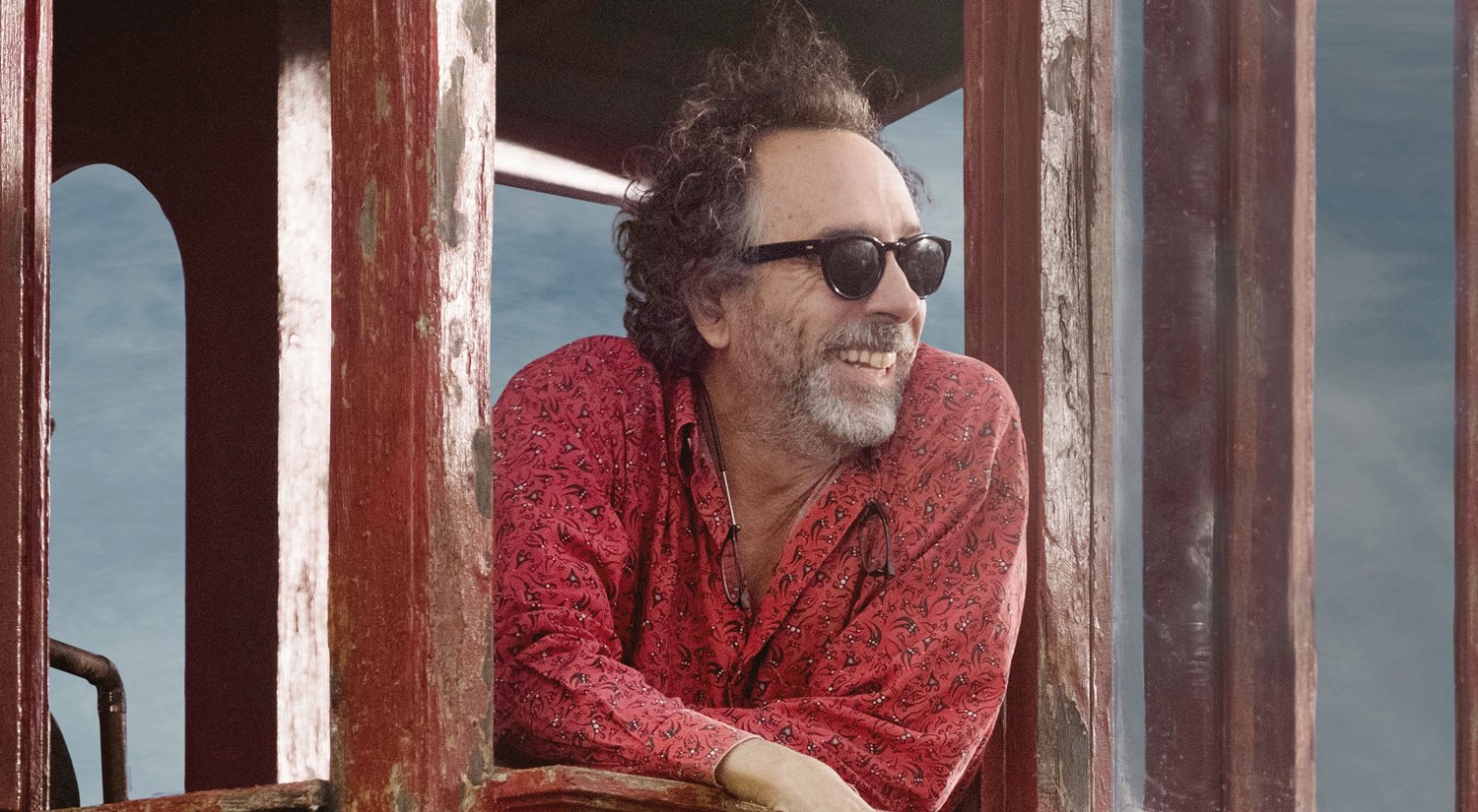 Tim Burton Begins Production on ‘Dumbo,’ Debuts Set Photo | Colin ...