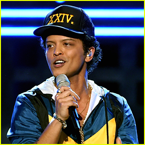 Bruno Mars Meets the Professional Wrestler He’s Nicknamed After – See ...
