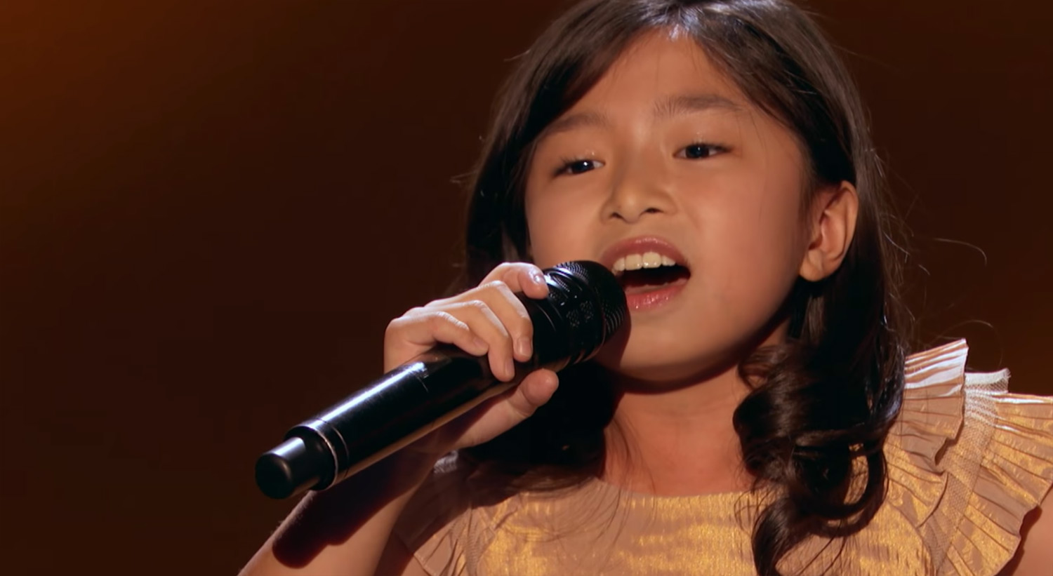 9-Year-Old Celine Tam Gets Golden Buzzer for Her Amazing ‘America’s Got ...