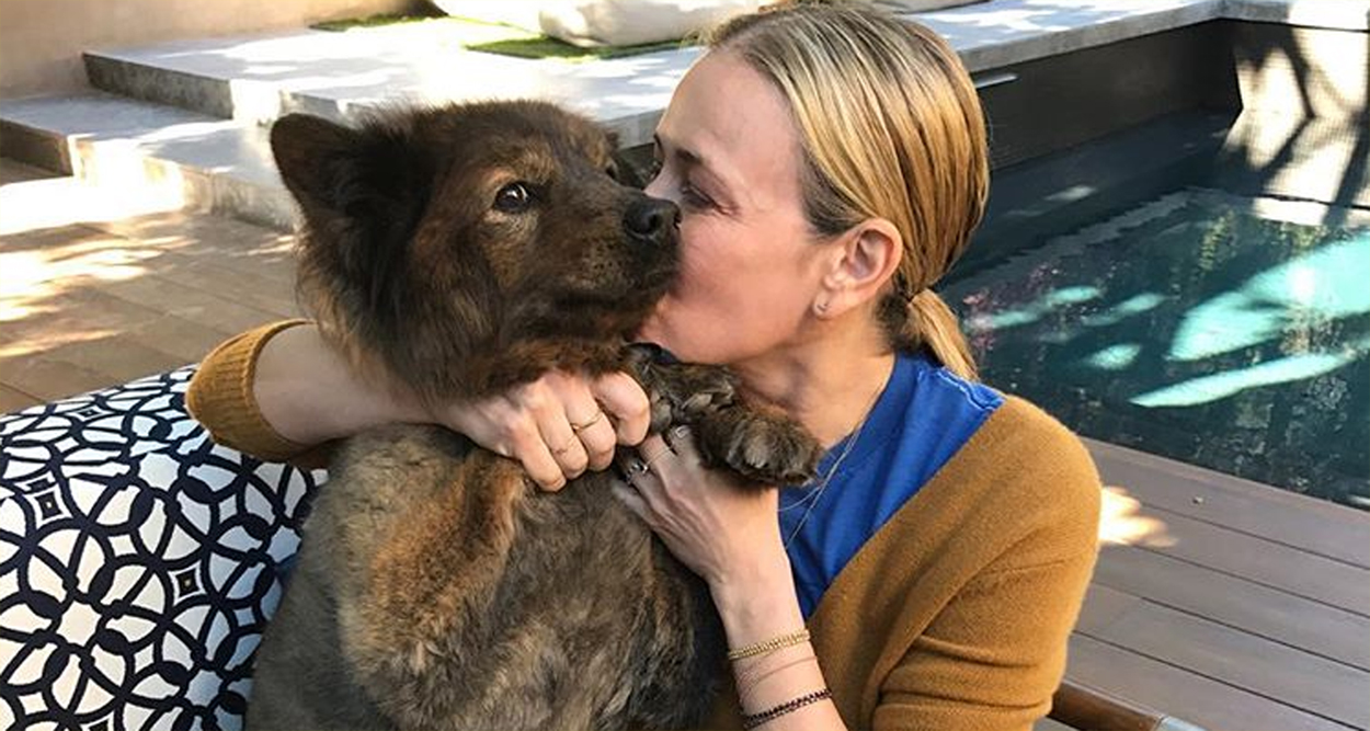 Chelsea Handler Pens Heartfelt Goodbye to Beloved Dog Tammy | Chelsea ...