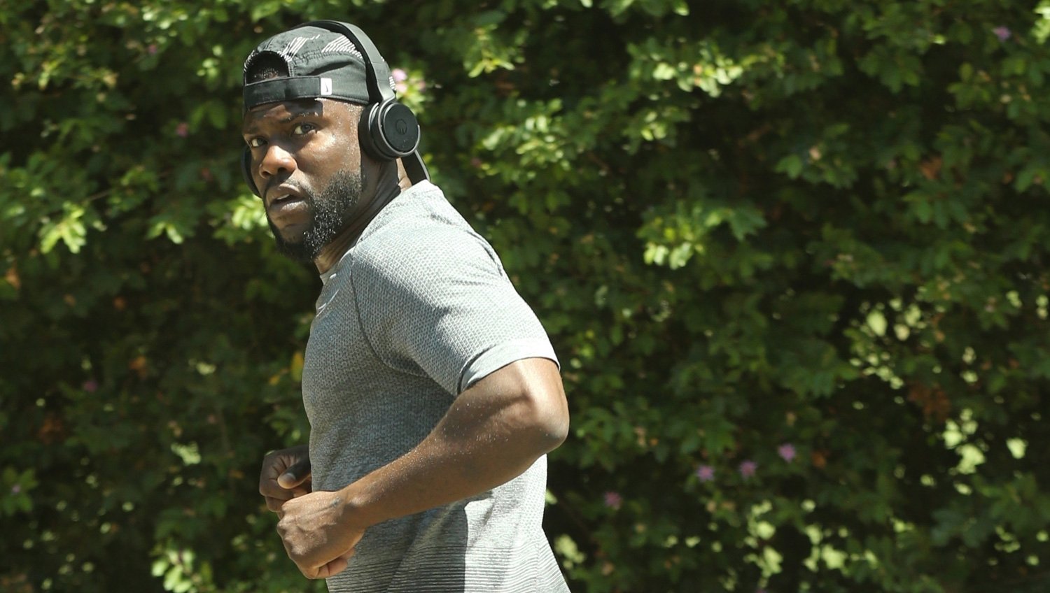 Kevin Hart is Ready to Cross the NYC Marathon Finish Line! | Kevin Hart ...