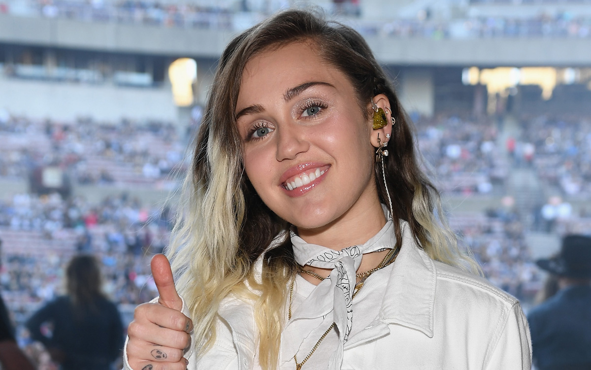 Miley Cyrus Announces New Album ‘Younger Now’! | Miley Cyrus, Music ...