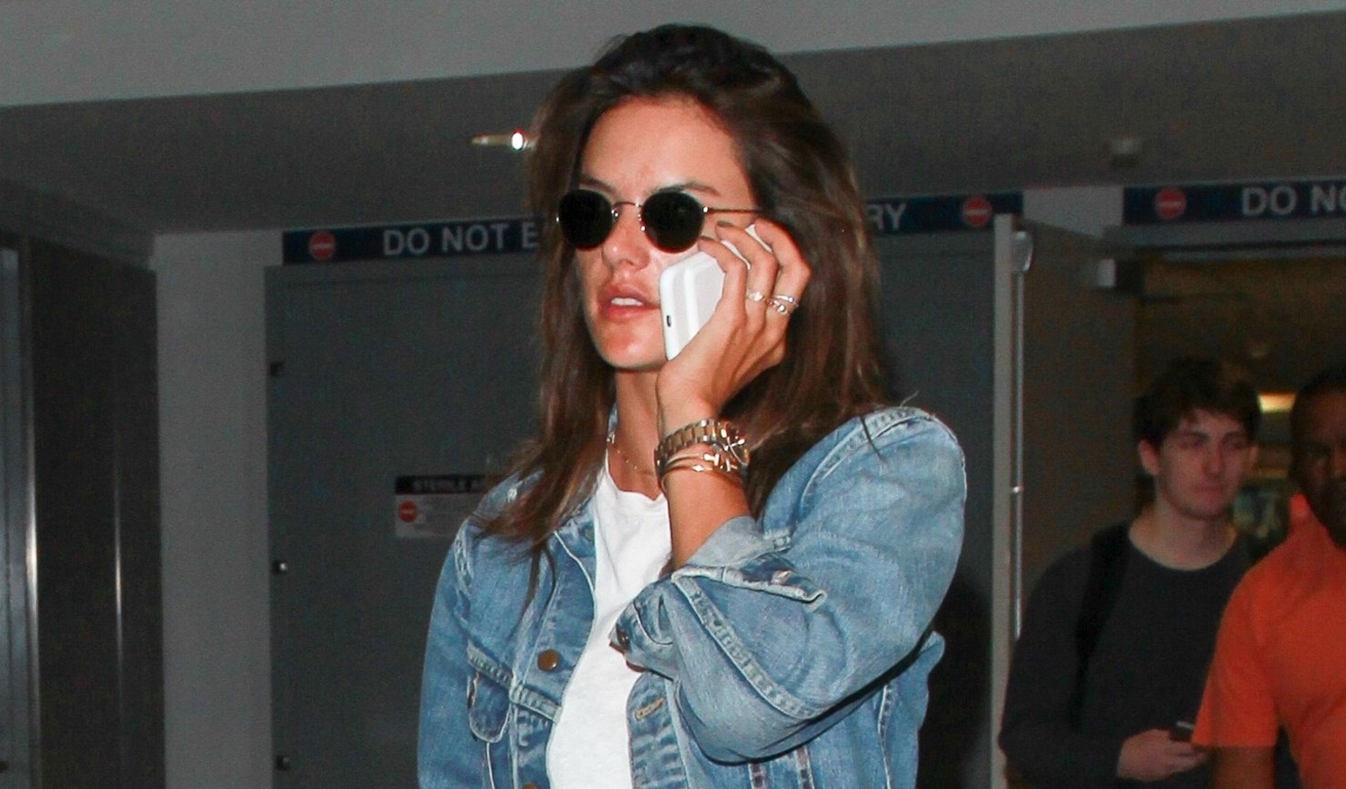 Alessandra Ambrosio Flaunts Her Toned Tummy After Victoria’s Secret ...