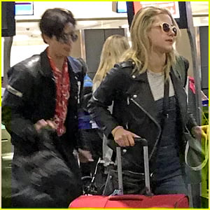 Riverdale’s Cole Sprouse & Lili Reinhart Fly Out of Vancouver Together | Cole Sprouse, Lili ...