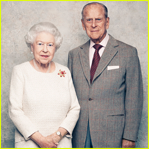 Queen Elizabeth & Prince Philip Celebrate 70th Anniversary with New Portraits! | Prince Philip ...