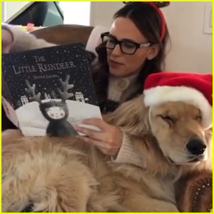 Jennifer Garner Reads Her Favorite Christmas Books to Her Adorable Pup ...