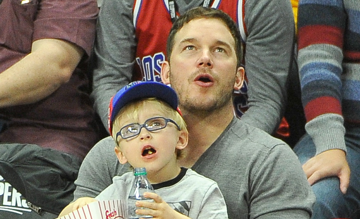 Chris Pratt & Son Jack Sit Courtside at the Clippers Game! | Anna Faris ...