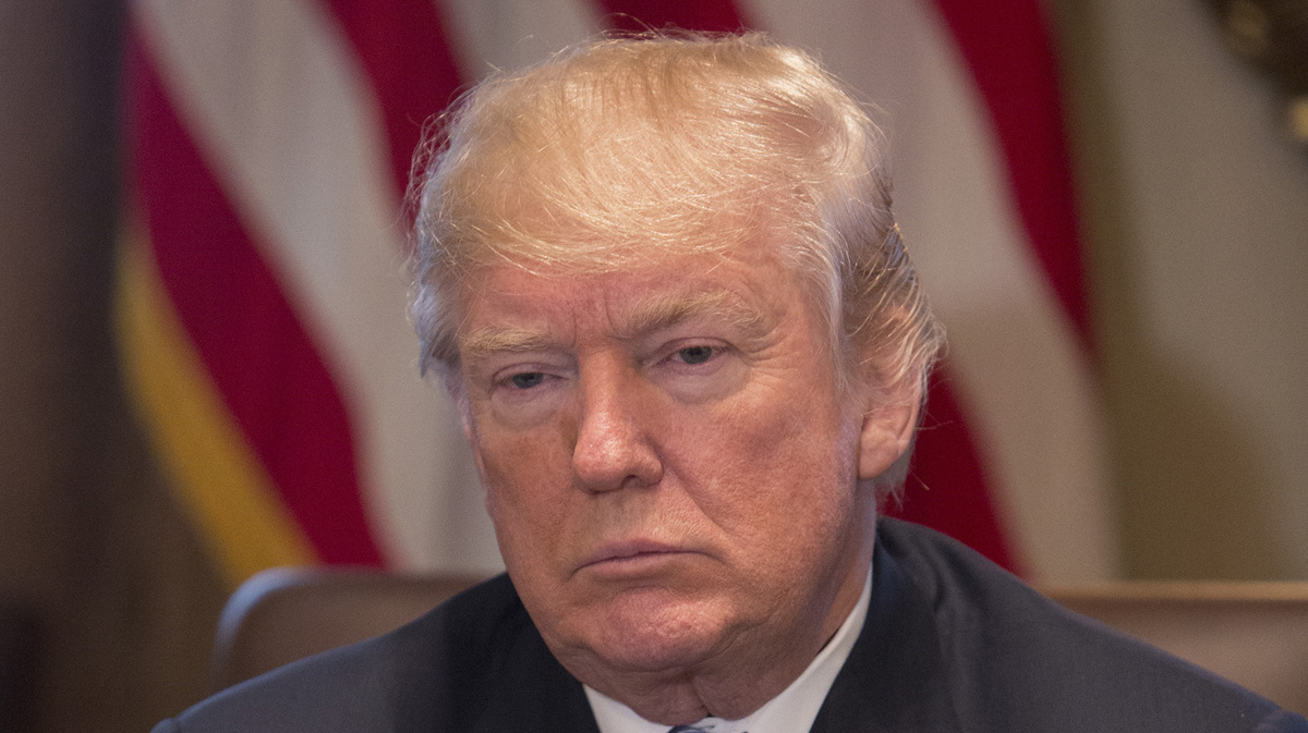 Celebrities React to Donald Trump’s Nuclear Button Tweet | Donald Trump ...