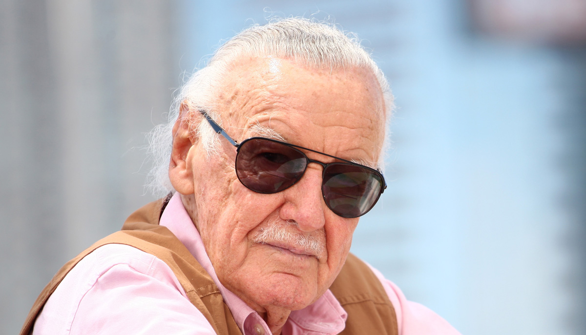 Stan Lee Is Battling Pneumonia, Updates Fans on His Health | Stan Lee ...