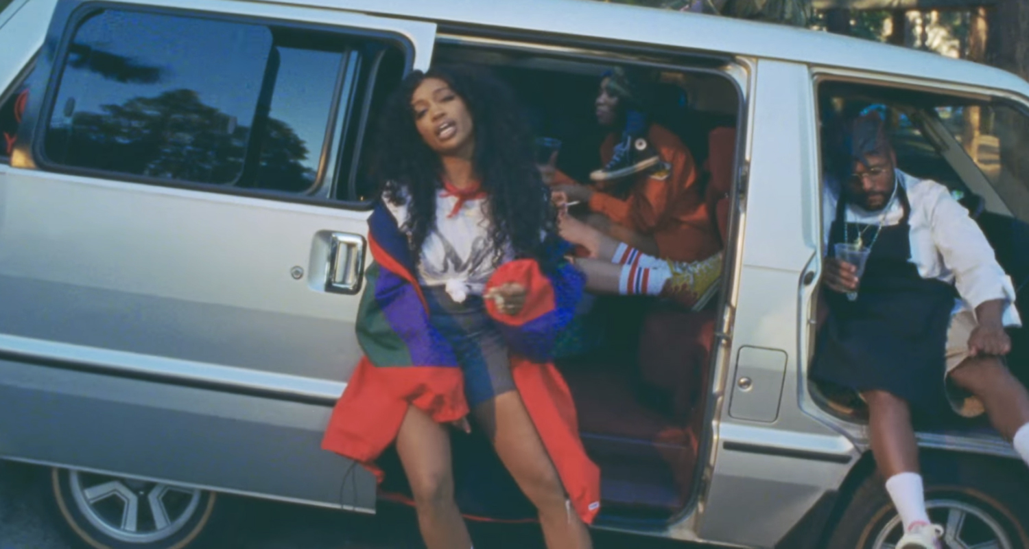SZA Debuts Camp-Themed ‘Broken Clocks’ Music Video! | Music, Music ...