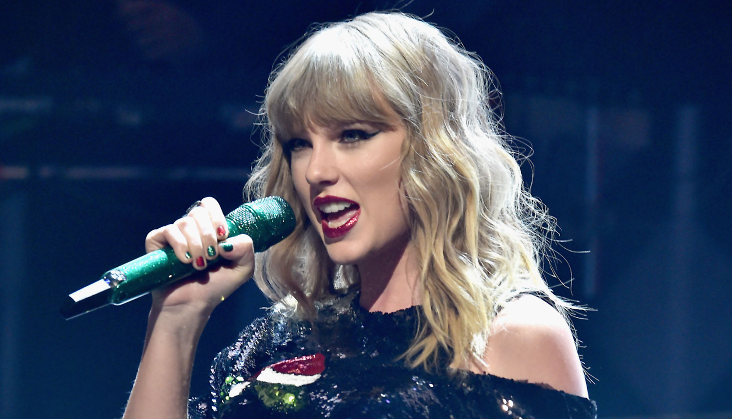 Taylor Swift Reveals ‘Reputation Tour’ Backstage Rep Room | Reputation ...