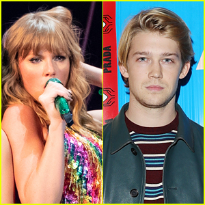 Taylor Swift Sings ‘Gorgeous’ to Boyfriend Joe Alwyn at ‘reputation ...