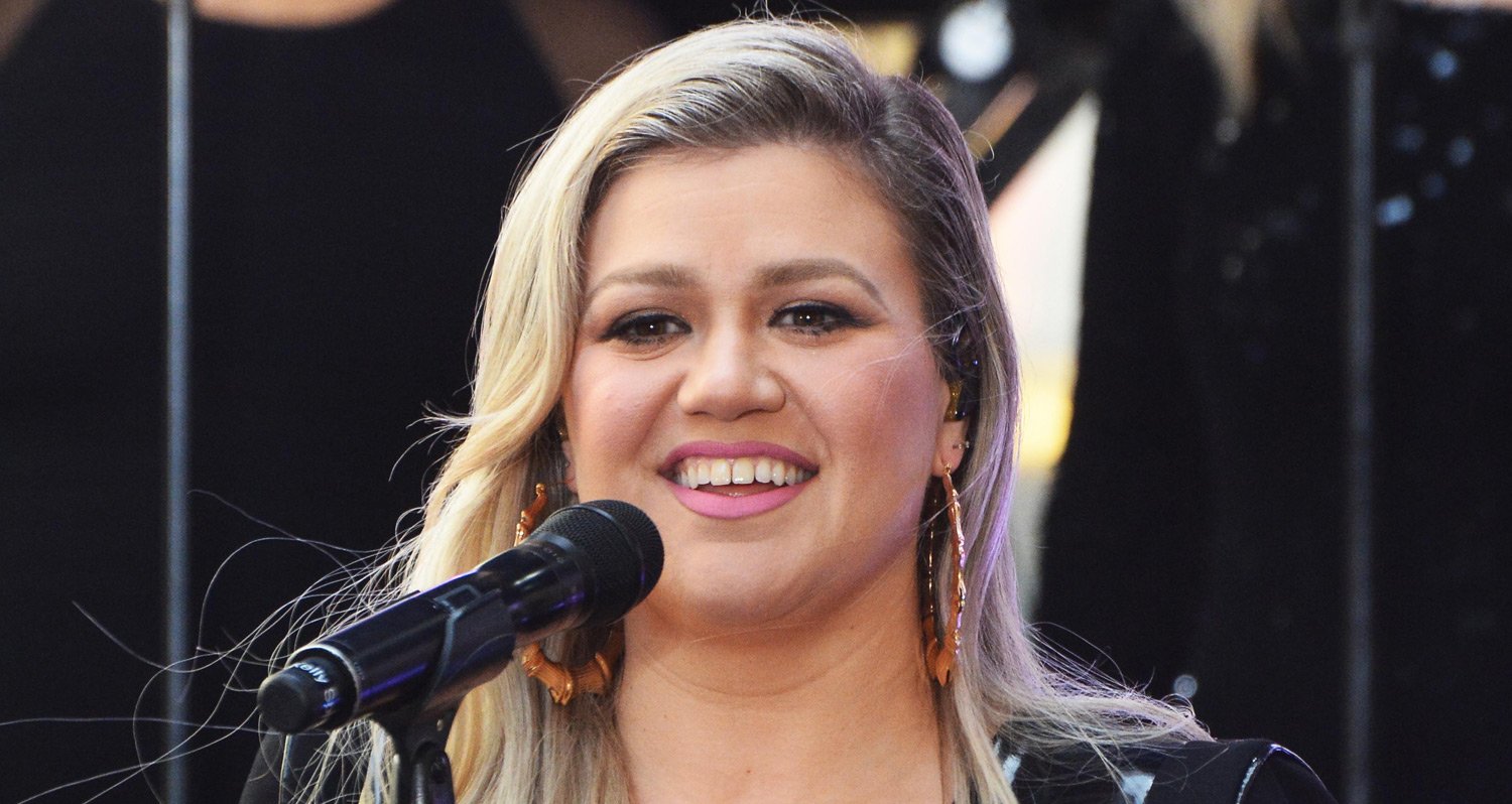Kelly Clarkson Revisits Her First Single During ‘Today’ Concert ...