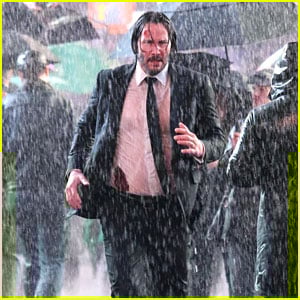 Keanu Reeves Runs Through Rainy Times Square for ‘John Wick’ | John ...