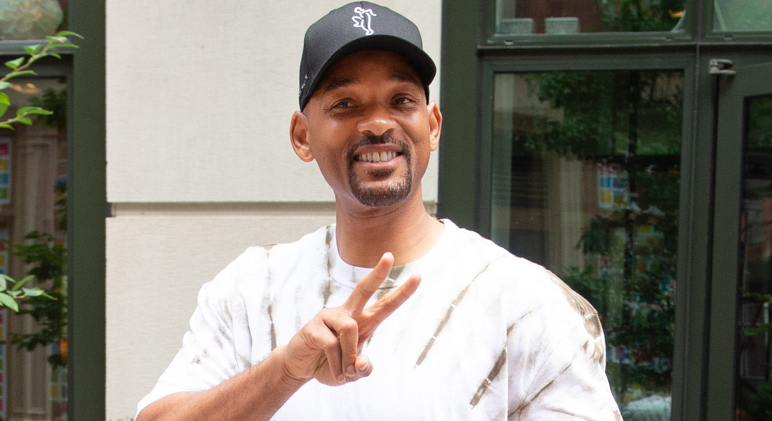 Will Smith Throws Up the Peace Sign in NYC! | Will Smith | Just Jared ...