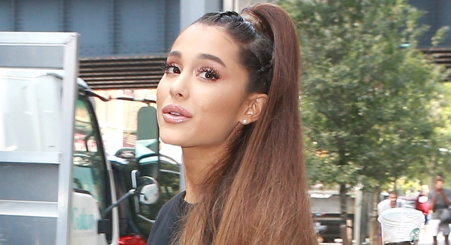 Ariana Grande Steps Out in NYC Ahead of ‘Sweetener’ Release! | Ariana ...
