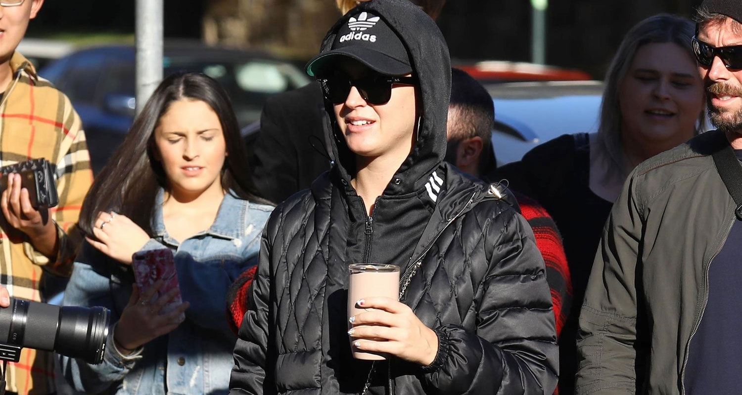 Katy Perry Bundles Up to Get a Bite to Eat in Sydney! | Katy Perry ...