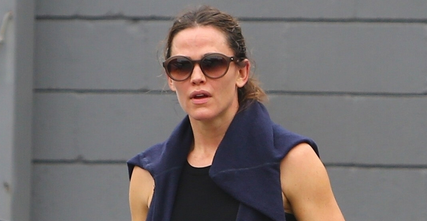 Jennifer Garner Shows Off Her Muscles After Her Workout! | Jennifer ...