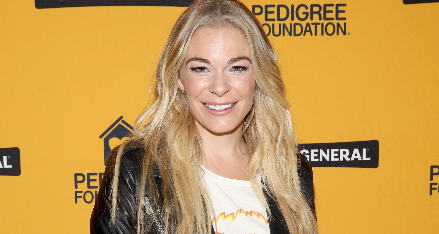 LeAnn Rimes Releases ‘It’s Christmas, Eve’ Soundtrack – Stream, Lyrics ...