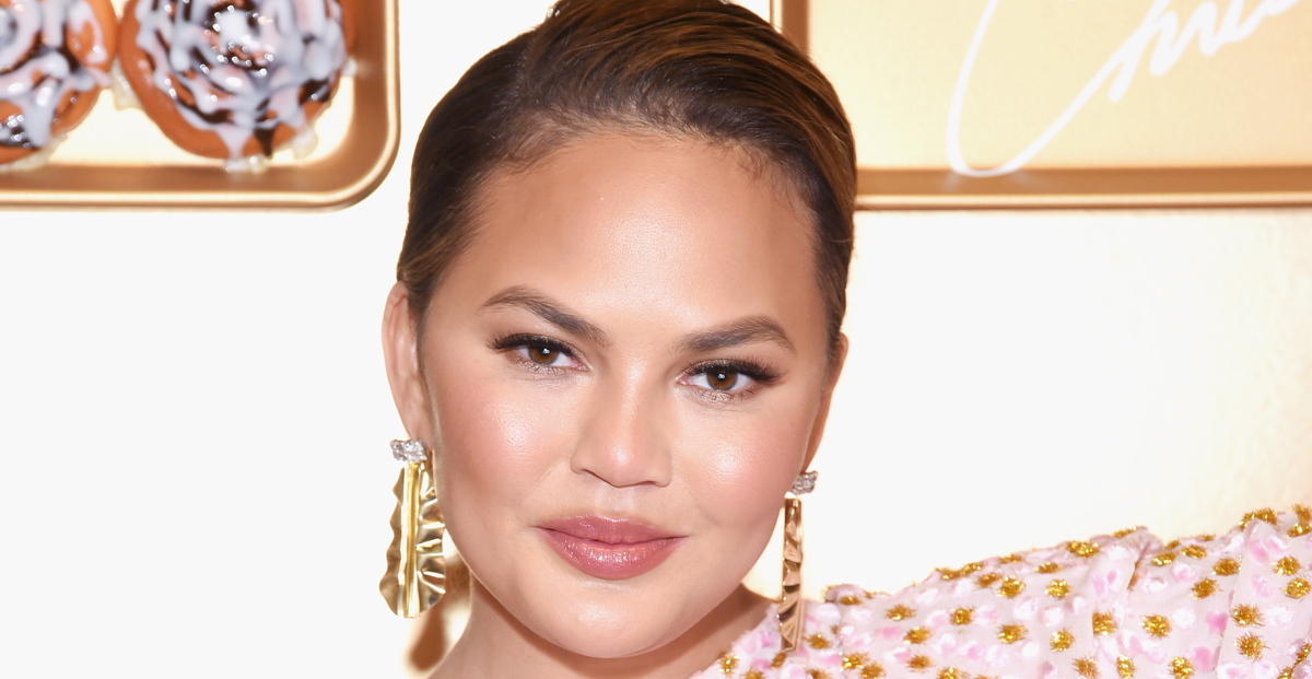 Chrissy Teigen Watched ‘Bird Box’ & It Caused the Worst Dream of Her ...