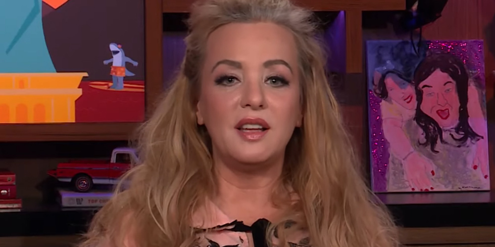 Wendi McLendon-Covey Defends Kevin Hart’s Apology – Watch Now! | Kevin ...