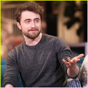 Daniel Radcliffe Explains Why He Isn’t on Social Media on ‘Busy Tonight ...