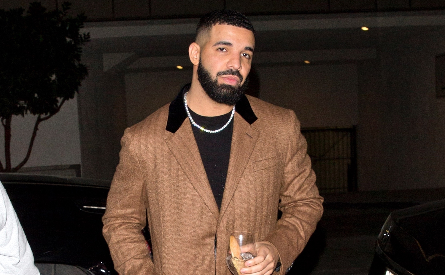 Drake Kicks Off Grammys Weekend With a Night Out in L.A. | 2019 Grammys ...