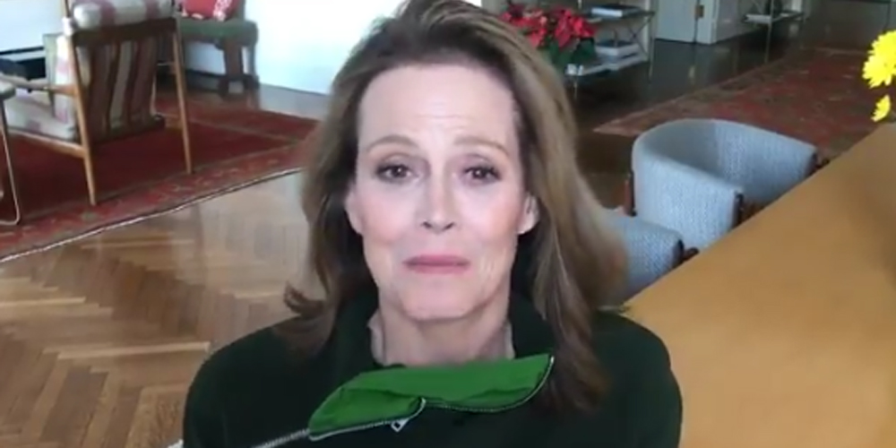 Sigourney Weaver Praises Viral High School ‘Alien’ Play – Watch ...