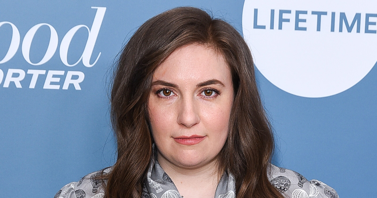 Lena Dunham Strips Off Her Clothes, Hides Herself Using Strategically ...