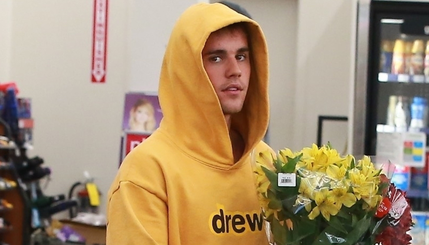 Justin Bieber Picks Up Flowers for Wife Hailey in Beverly Hills ...