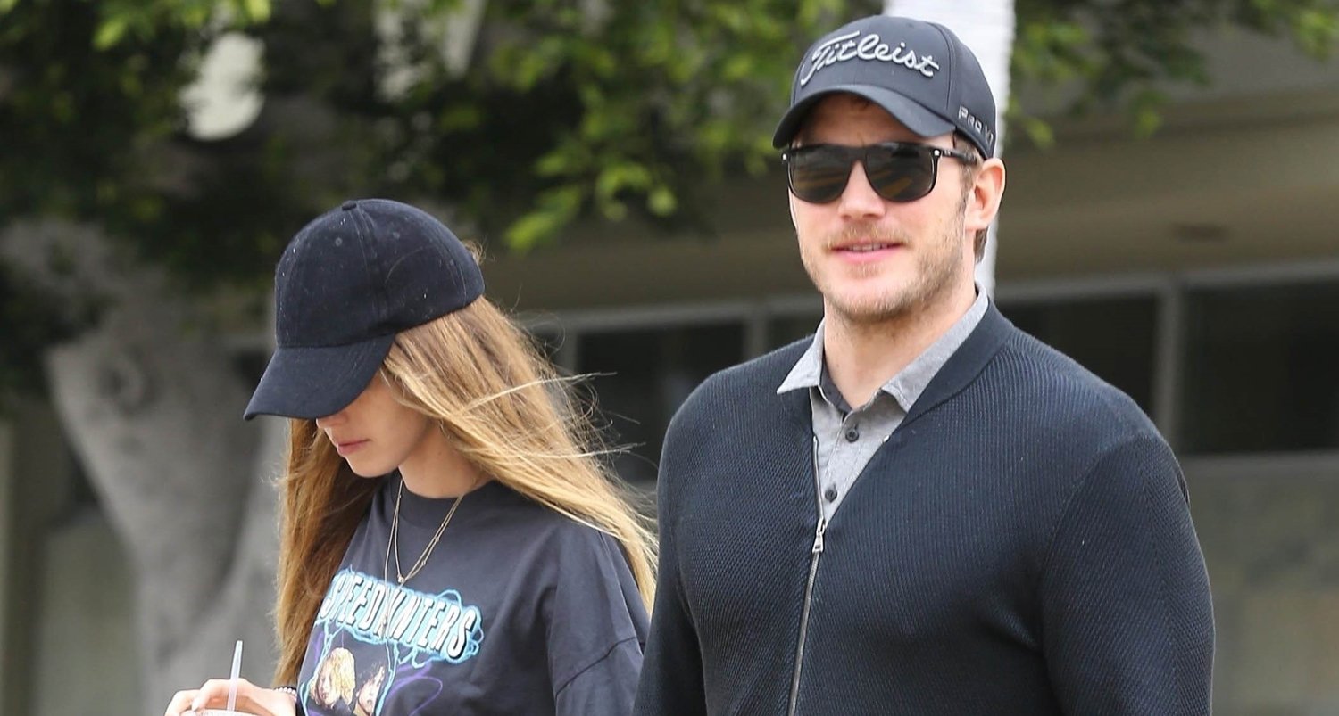 Chris Pratt & Fiancee Katherine Schwarzenegger Hold Hands During ...