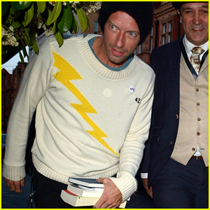 Chris Martin Brings Some Books to Dinner in London! | Chris Martin ...