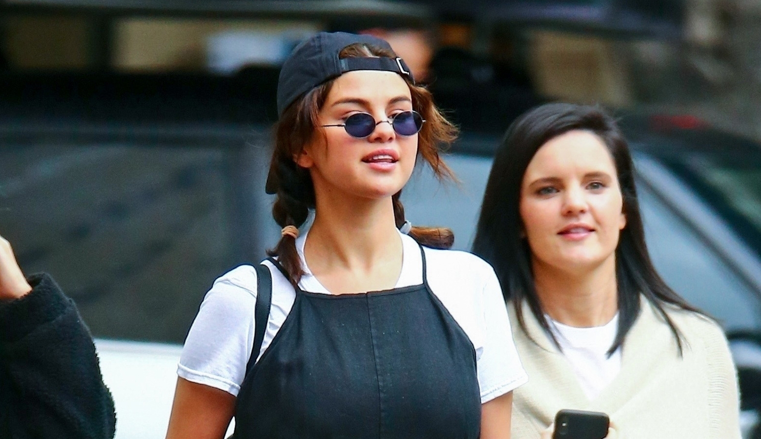 Selena Gomez Meets Up with Friends for Lunch! | Selena Gomez ...