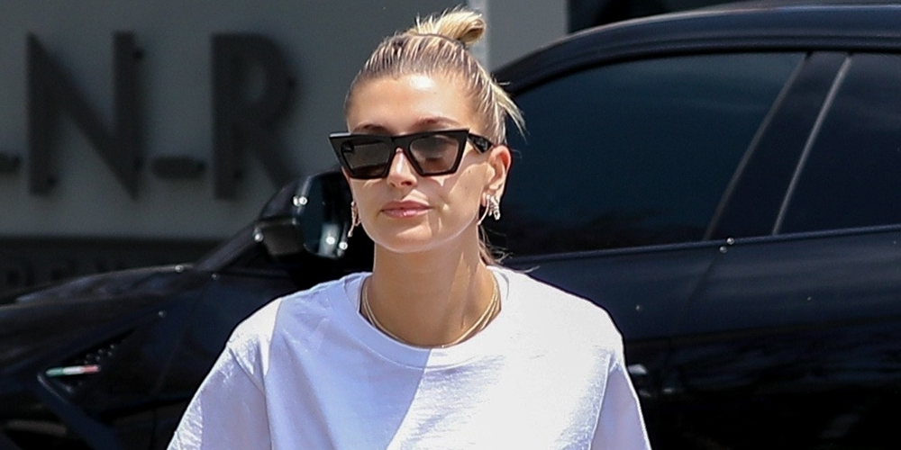 Hailey Bieber Shows Off Toned Abs While On a Smoothie Run | Hailey ...