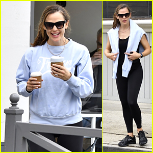 Jennifer Garner Grabs Coffee After Breaking a Sweat at the Gym ...