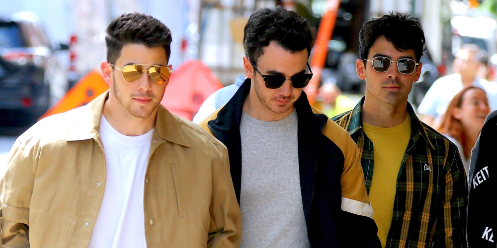 The Jonas Brothers Have Merch Designed By Kevin’s Daughters, Alena ...