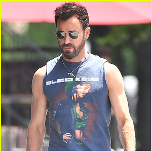 Justin Theroux Puts Muscles on Display While Walking His Dog! | Justin ...