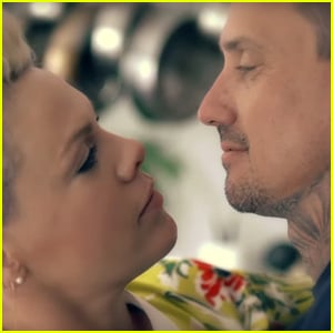 Pink’s Emotional ’90 Days’ Music Video Features Carey Hart – Watch Now ...