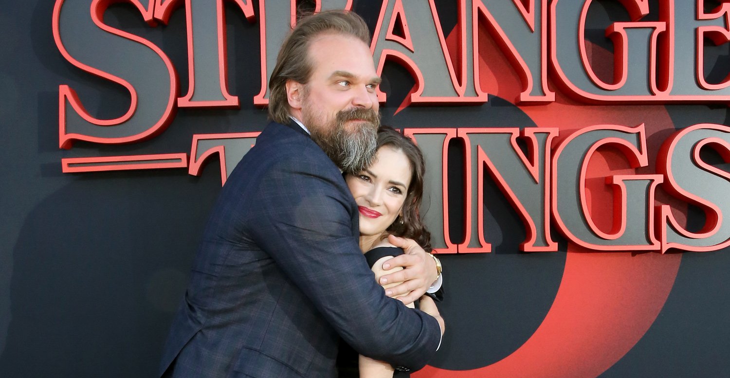 Winona Ryder & David Harbour Hug It Out at ‘Stranger Things’ Season 3 ...