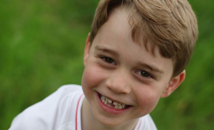 Prince George Shows Off Missing Teeth In Official 6th Birthday Photos ...