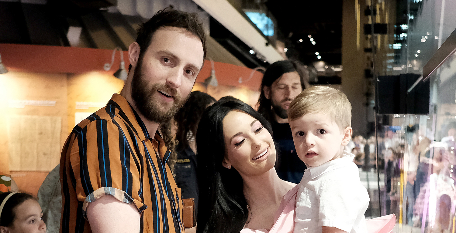 Kacey Musgraves Visits Her Exhibit at Country Music Hall of Fame with ...