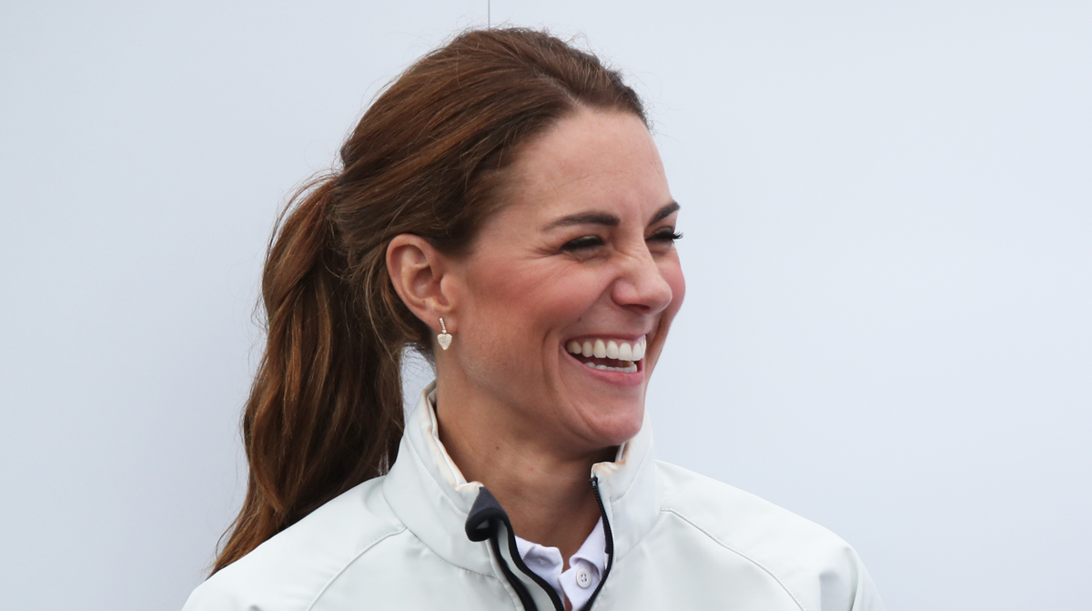 This Photo of a Child Bowing to Kate Middleton Goes Viral for How Cute ...