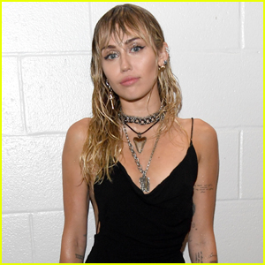 Miley Cyrus Debuts New Tattoo After Split From Liam Hemsworth | Miley ...