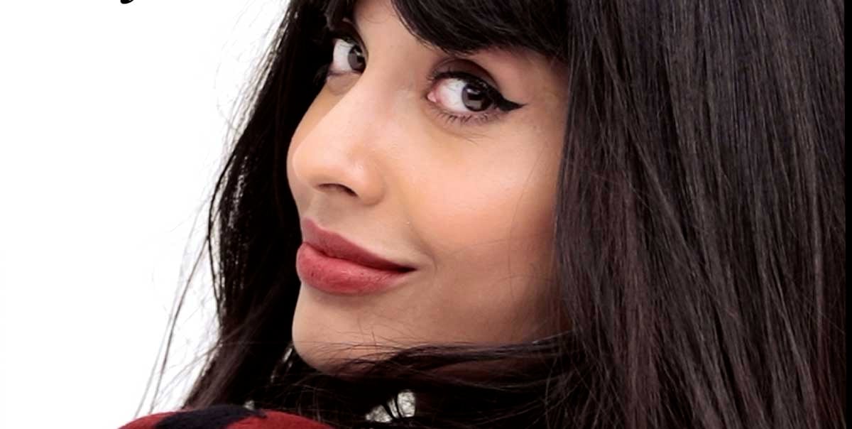 Jameela Jamil Clarifies That She Doesn’t Hate the Kardashians After ...