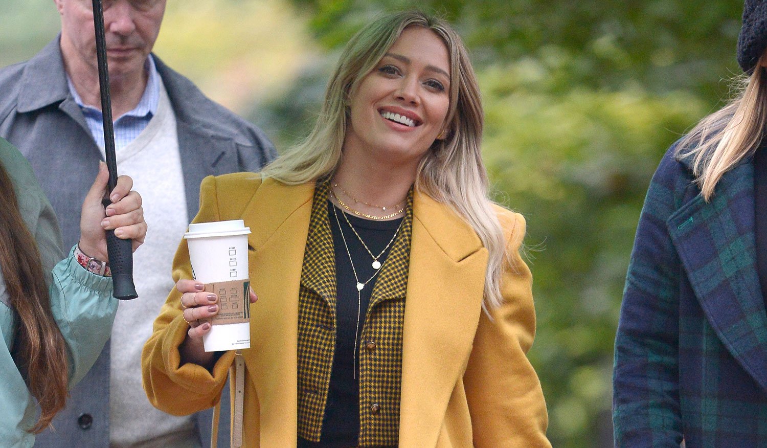 Hilary Duff Spotted on ‘Lizzie McGuire’ Set for First Day of Filming ...